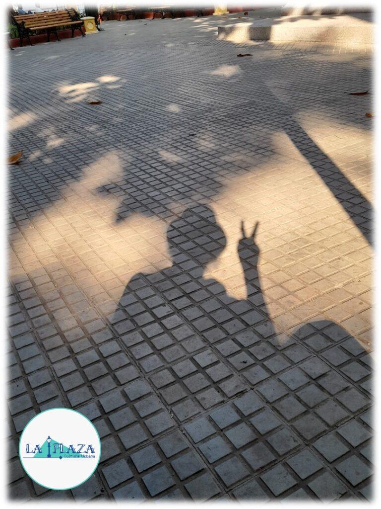 CAVILANDO A TRAVÉS DE MI SOMBRA – LA PLAZA Cultura Urbana